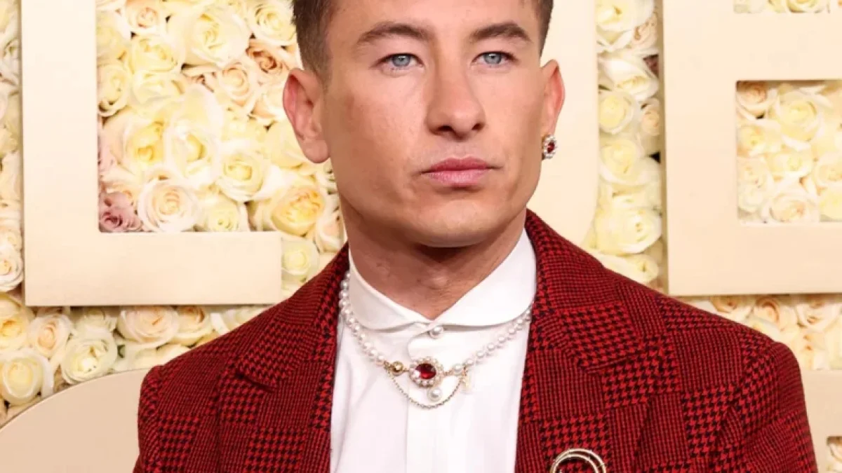 Barry Keoghan Transforms with Mop-Top Hairstyle for Beatles Film Role ...