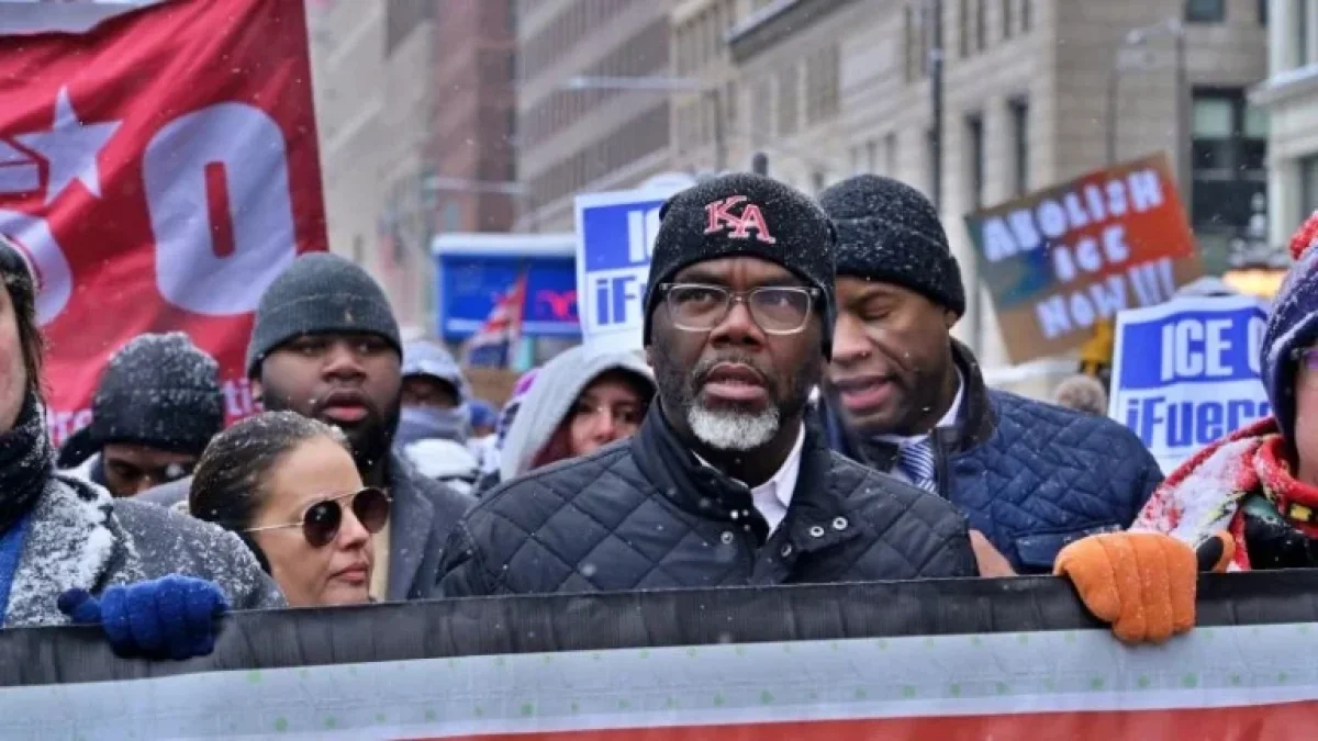 Chicago Mayor Orders Police Investigation into Federal Immigration ...