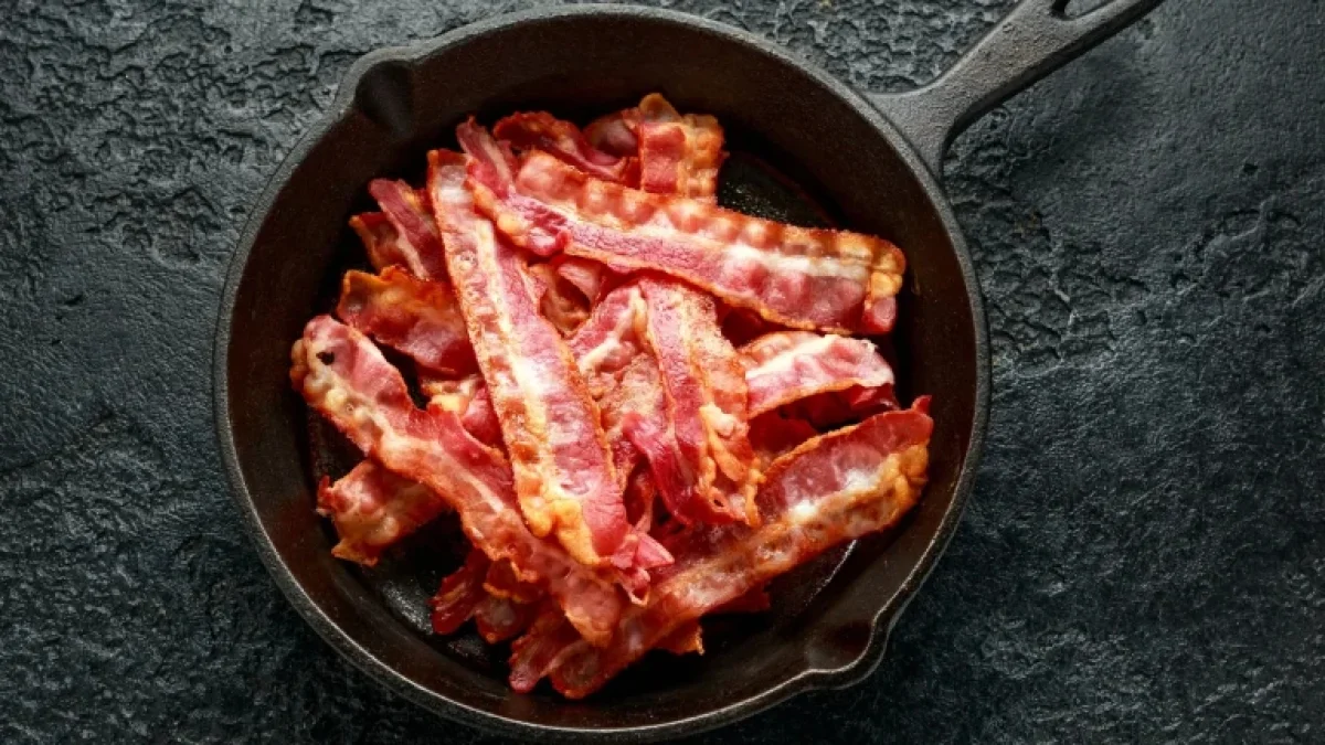 Avoid Cooking Bacon in Cast Iron: Key Reasons Explained - El-Balad.com