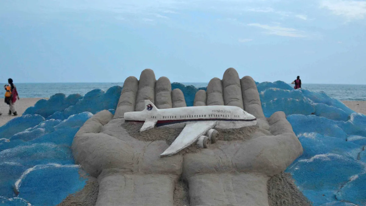 Malaysia Airlines MH370 search in 15,000-square-kilometer area ends ...